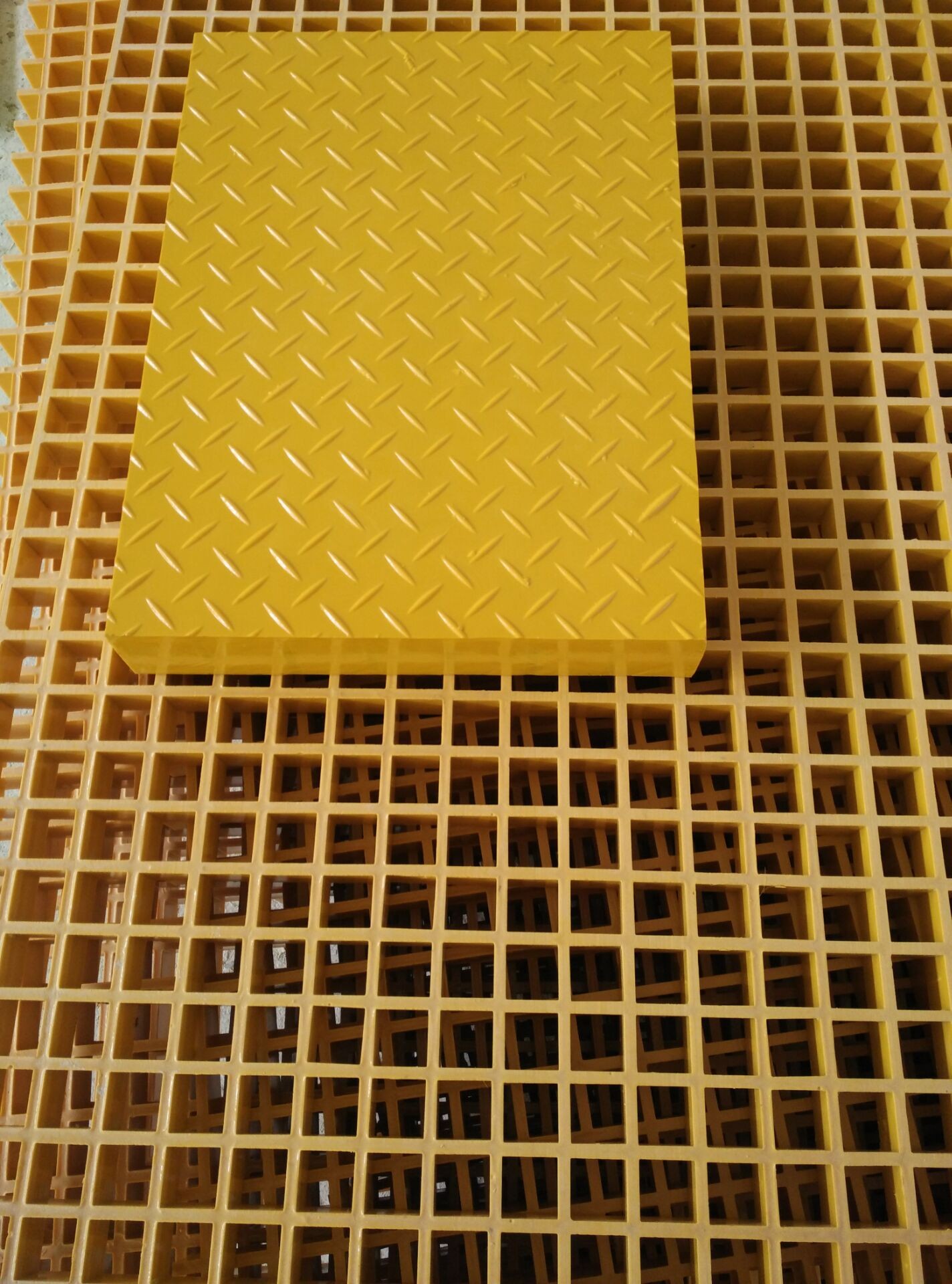 Anti-UV/ Fire-Retardant Fiberglass/FRP/GRP Molded Grating with High Strength