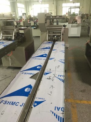 Easy Operation Automatic Horizontal cookies/bread/cake/rice fong/biscuits/sandwich/chocolate Packing Machine