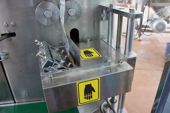 high accuracy factory price Autompatic tomato ketchup /fruit juice packing machine