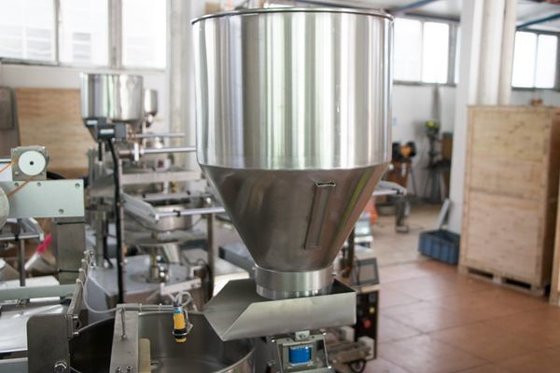 Automatic potato chips/candy/green pean/cashew nut/peanuts Vertical Packing Machine TCLB-160A(Hot sale)