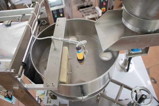 Automatic potato chips/candy/green pean/cashew nut/peanuts Vertical Packing Machine TCLB-160A(Hot sale)