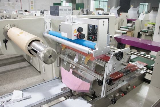 China factory price Nitrogen Air Filling Cake Croissant Bread egg yolk pie bread Packing Machine