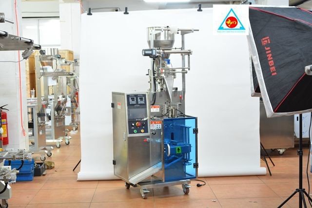 high precision 99% high accuracy  flour powder pouch packing machine milk poweder sachet form fill seal machine