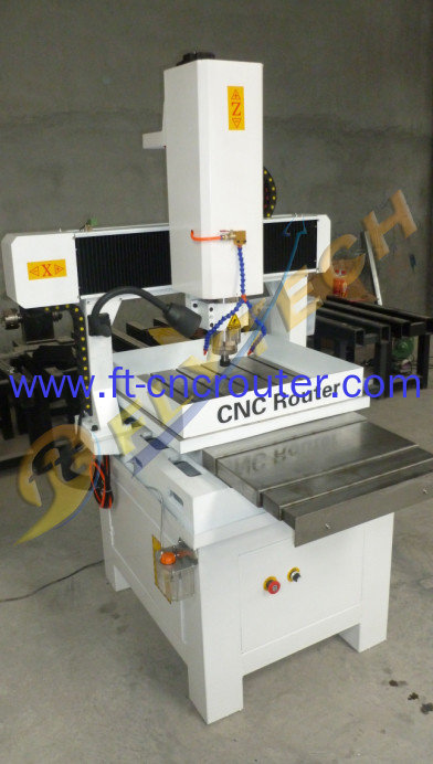 New design small size 6060 cnc router machine with stailess steel table movable
