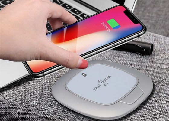 Funny Unique Electronic Gifts  Universal Wireless Fast Charging Pad  For Qi Compatible Phones