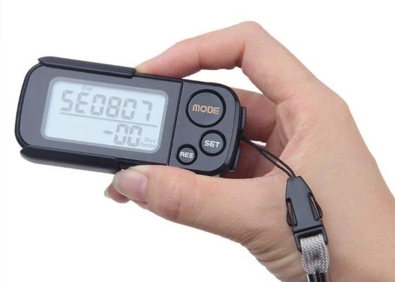 Multi - Function 3D Smart Pedometer With Clip Strap 30 Days Memory High Accurate