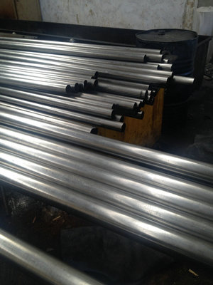 10mm St37 a recuit la tuyauterie d'acier au carbone de précision/tuyau d'acier au carbone soudé DIN 2391