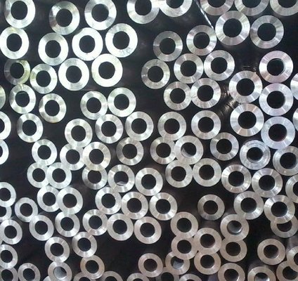 Résistant à hautes températures en acier de la fin JIS G3462 de biseau de tube de précision sans couture liquide