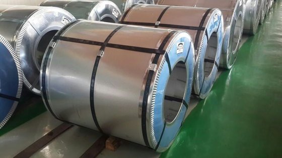 914MM ont enduit les bobines d'une première couche de peinture en acier de Galvalized DX51D ISO9001 pour les équipements en acier de mur