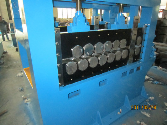 440Kw a enduit la machine d'une première couche de peinture en acier de découpeuse de bobine, la machine hydraulique de Decoiler 4mm - 12mm