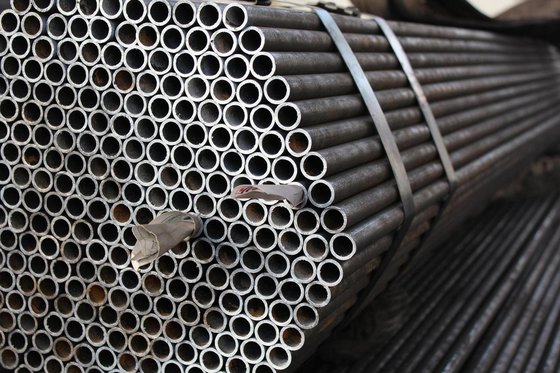 DIN1629 tuyau rond en acier non allié, tube sans couture d'acier au carbone pour l'équipement chimique