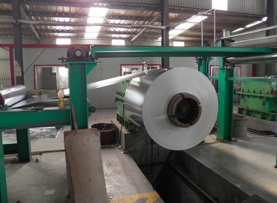 La perfection enduite par couleur a enduit la bobine d'une première couche de peinture en acier galvanisée, plaque d'acier de haute résistance