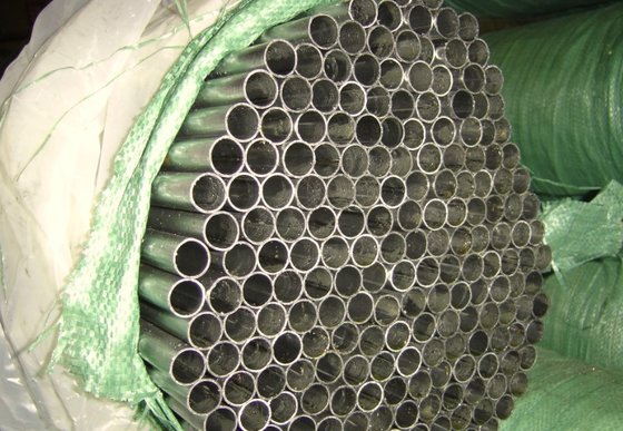Personalizado 6 M BS1387 anticorrosiva soldadas tubos de acero recubiertos con aceite