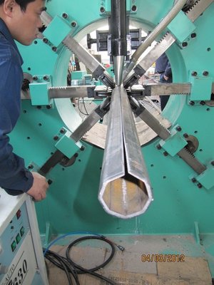 Machine automatique de Fermer-Soudure de 340/14000mm Polonais léger, machine de soudure de tube