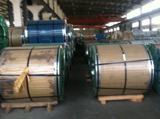 Catégorie 201 de 200 de série bobines d'acier inoxydable 202 surface des bobines 2B de solides solubles, demi bobine de cuivre 201 d'acier inoxydable
