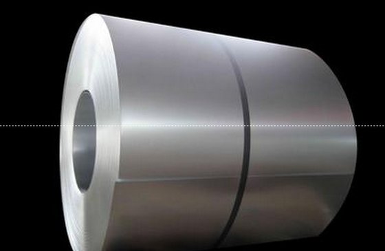 Largeur laminée à chaud de la bobine 405mm-700mm d'acier inoxydable de bord de moulin de JIS ASTM AISI gigaoctet