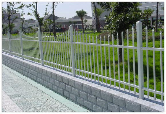 zinguez enduit ou la fabrication discordante en acier de barrière de galvanisation/la fabrication barrière de la communauté/haute sécurité pour le jardin/jaune rouge de vert