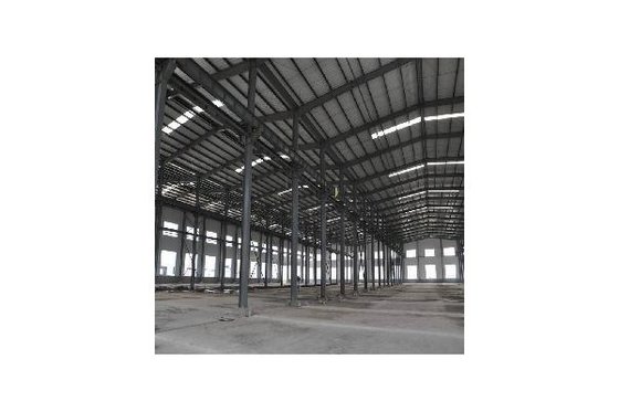 Edificios galvanizados de Warehouse de las fabricaciones del acero estructural cubiertos por el panel de revestimiento de la pared