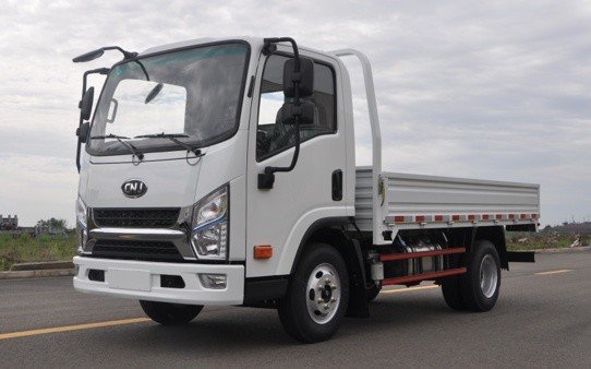 4T CNJ white Light Truck for short and long distance cargo delivery