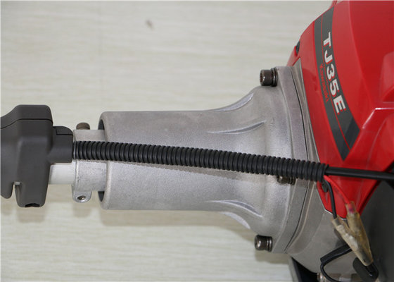 Ein Personen-Handbürsten-Schneider 2-Stroke versehen befestigte Benzin-Gras-Trimmer mit Seiten