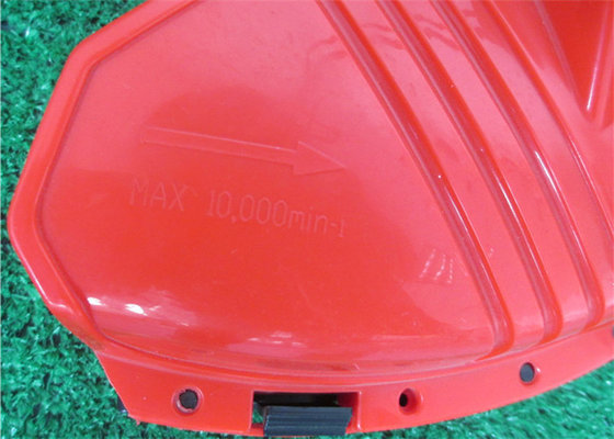 Roter Bürsten-Schneider zerteilt hohen starken Härte-Gras-Trimmer-Gras-Fender