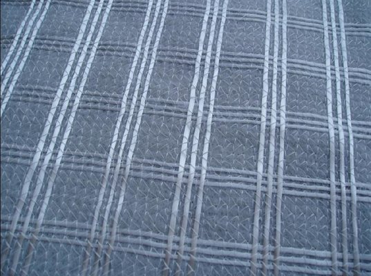 Bitumen Coated PET Geotextile Geocomposited Glass Fiber yarn / Polyester Yarn