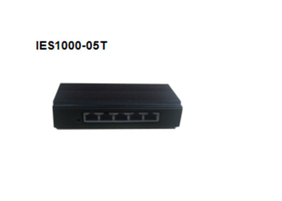 1K MAC Industrial Ethernet Switch 2.7Mpps Forwarding Capacity With Aluminum Single - Ribbed Housing