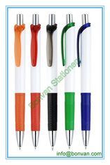 China gift giveaway plastic pen, cheap plastic giveaway ball pen supplier
