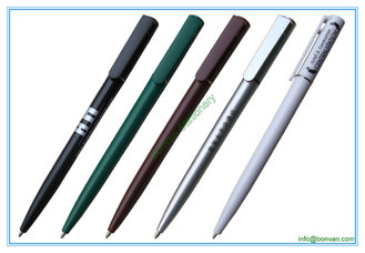 China cheap plastic ball pen,twist plastic hotel use printed hotel pen supplier