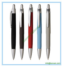 China rubber sprayed click printed ballpoint pen supplier