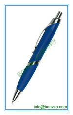 China high quality gift plastic ball pen,deluxe plastic pen supplier