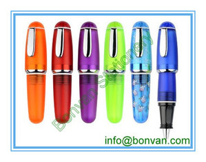 China plastic mini pen,advertising mini size ball pen, mini short plastic pen supplier