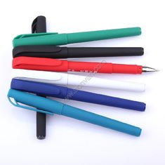 China rubber frosted office ball pen, smooth writing gift ink pen supplier