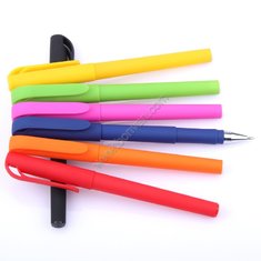 China school student writing gel pen,school gel ink pen supplier