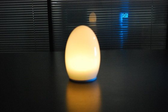 Der ältere Designer, zum von dergleichen zu entwerfen ärgern Schreibtischlampe der Mode LED der Größe 12 x h18cm der Form Φ.