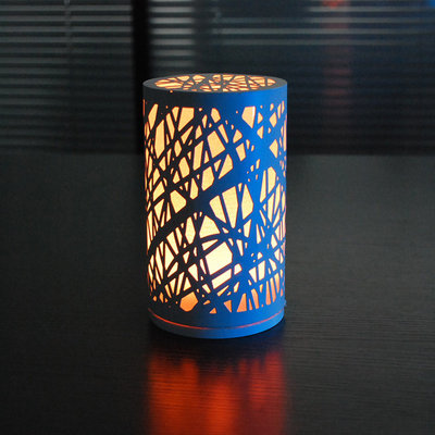 Ein durchdachtes buntes Glas des älteren Handwerkers und materielle eine Größe D95*H165cm LED des Eisens Tischlampe.