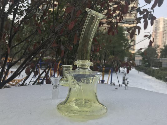 EM & ODM Glass Water Bongs With Showerhead Diffusers Bubbler 5 Mm Thickness
