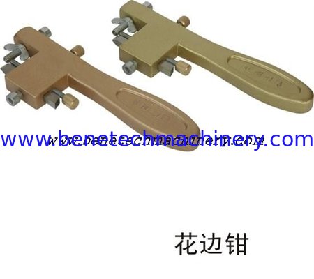 Glass plier
