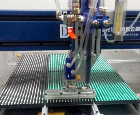 Small pitch LED display automatic glue coating machine silicone potting machine