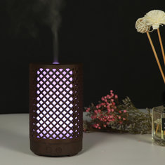 China 7 Color Changing LED Light Aromatherapy Essential Oil Diffuser air ultrasonic humidifier Light Wood color GK-YX125D supplier