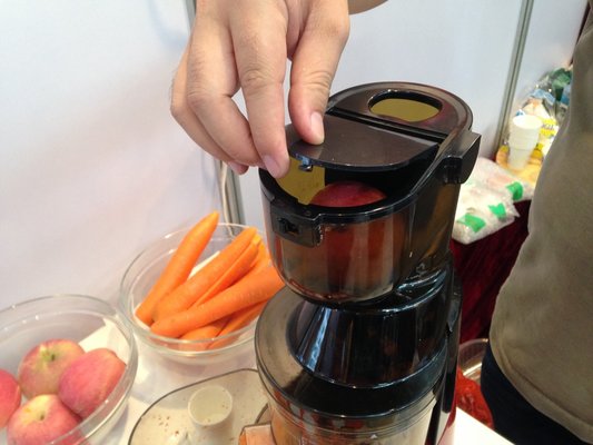 Premium Big/Wide Mouth whole AC induction motor 76mm apple slow juicer/Masticating juicer supplier