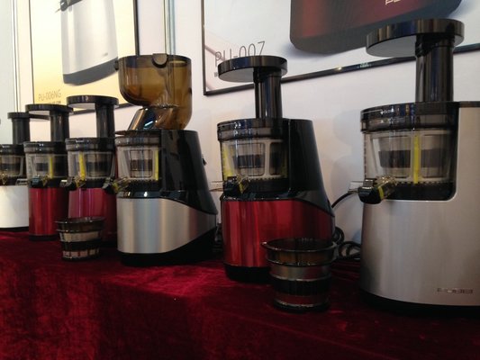 Premium Big/Wide Mouth whole AC induction motor 76mm apple slow juicer/Masticating juicer supplier