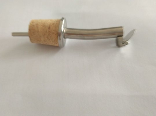 Customized Pour Spout For Oil and Wind with stainless steel cork GK-PS01 supplier