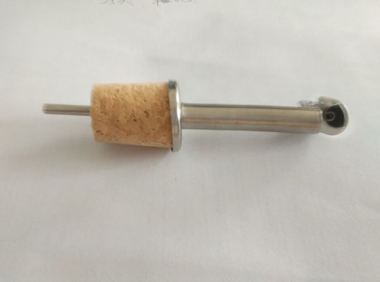 Customized Pour Spout For Oil and Wind with stainless steel cork GK-PS01 supplier