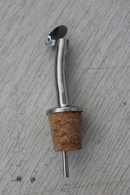 Customized Pour Spout For Oil and Wind with stainless steel cork GK-PS01 supplier