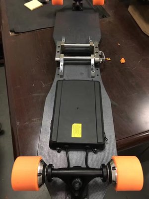 Protable Fold Electric skateboard,4 wheels Remote control high speed electric skateborad Factory GK-ES02 supplier