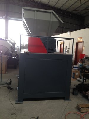 Waste shredding machine plastic rubber garbage shredder Double Shaft Plastic Shredder Machine For Plastic Mesh supplier