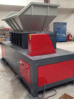 High Efficiency Solid Waste Battery Cell Shredder Movable plastic hard disk and hard drive shredder supplier