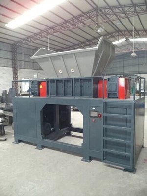 high-performance practical hard plastic shredder for battery Waste Recycling Plastic Shredder With Linear Vibrating Scre supplier