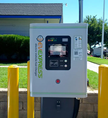 Off Board Vertical Column 25KW DC Charging Station for Public Use With Two Connectors